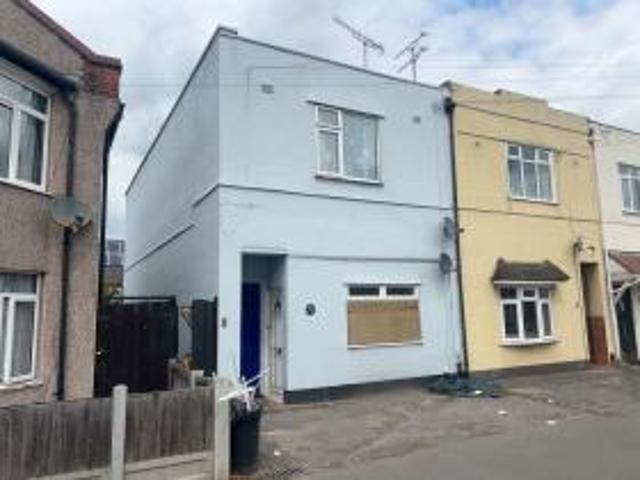 Apartment at Fairfax Drive, Southend on Sea