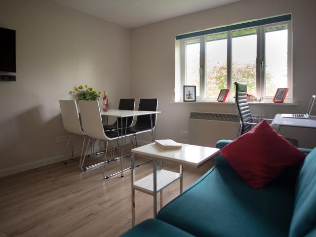 Apartment at Fairfield Close, Greater London