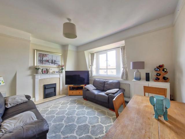 Apartment at Fairfield Drive, Greater London