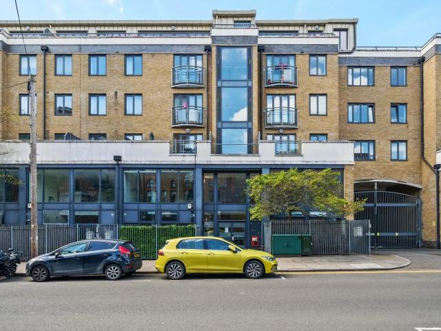 Apartment at Fairfield Road, Greater London