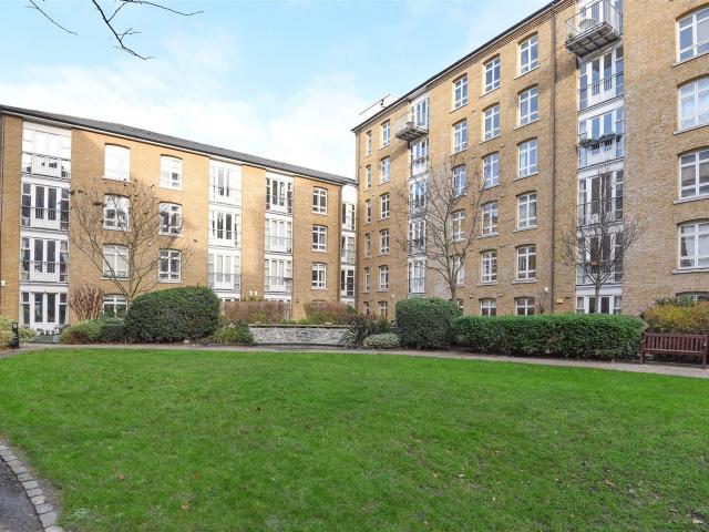 Apartment at Fairfield Road, Greater London