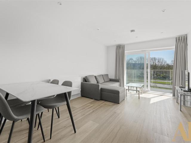 Apartment at Fairhaven Drive, Reading