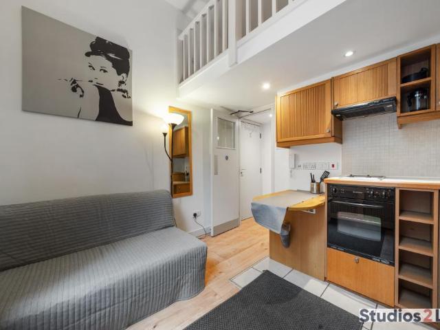 Apartment at Fairholme Road, Greater London