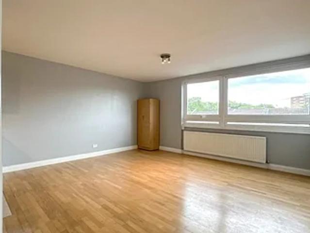 Apartment at Fairlawn Park, Greater London
