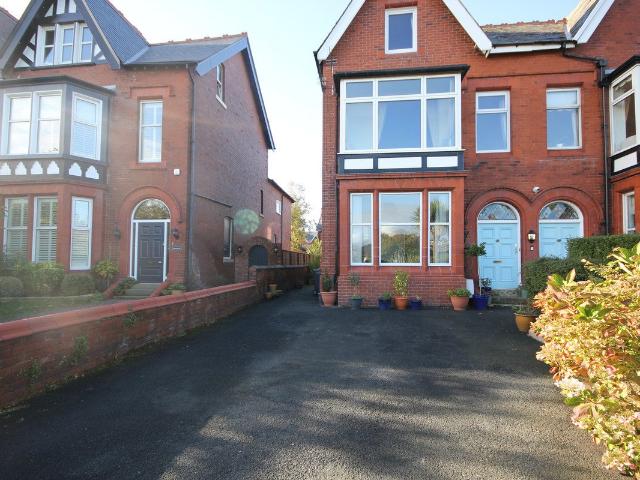 Apartment at Fairlawn Road, Borough of Fylde