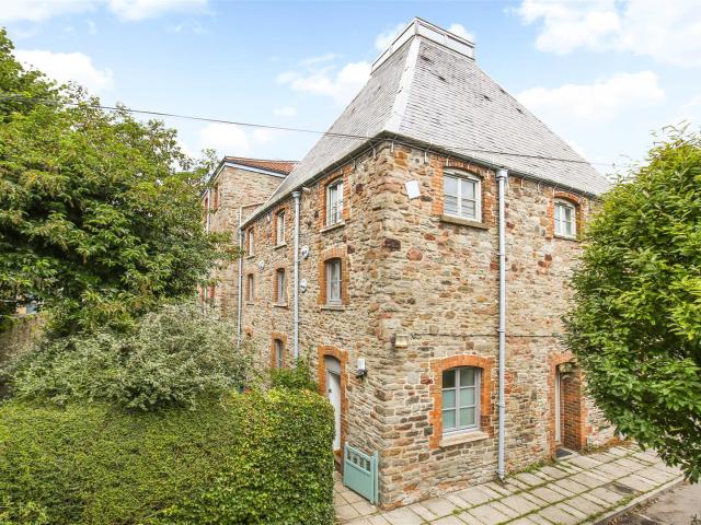 Apartment at Fairlawn Road, Bristol