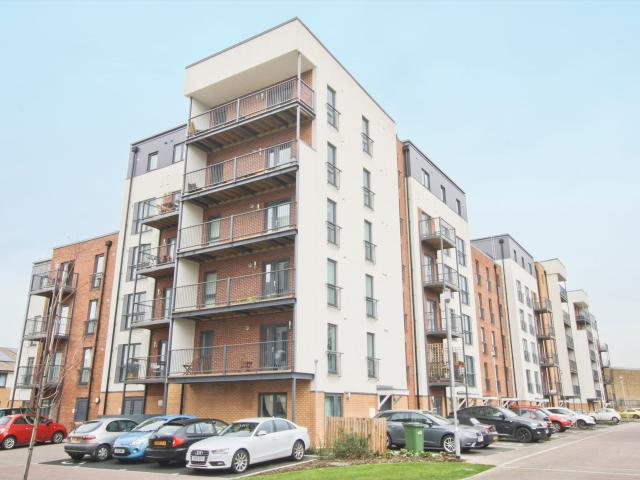Apartment at Fairthorn Road, Greater London
