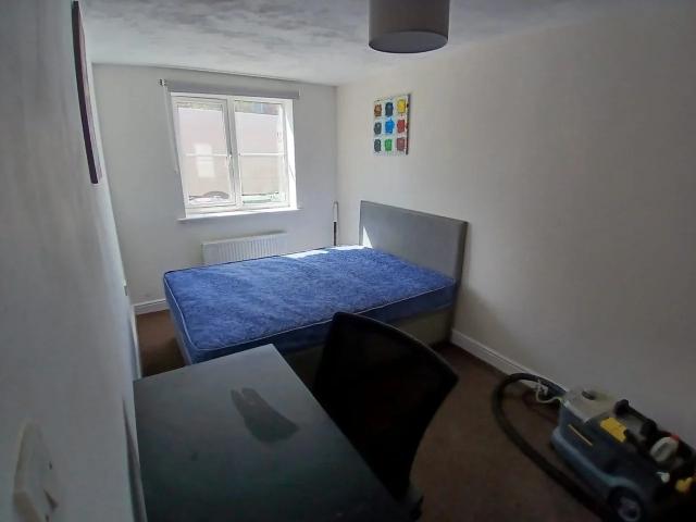Apartment at Fairview Drive, Ashford