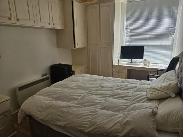 Apartment at Falcon Road, Greater London