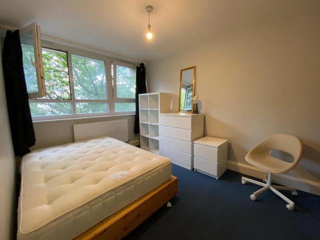 Apartment at Falcon Road, Greater London