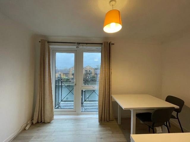 Apartment at Falcon Way, Greater London