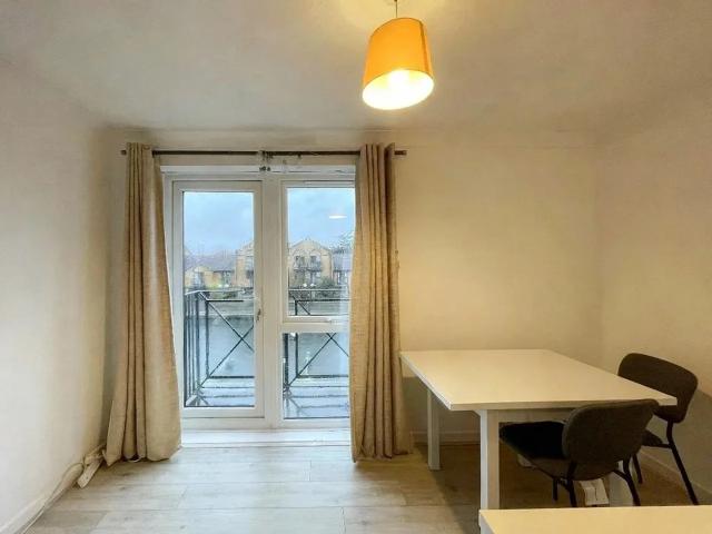 Apartment at Falcon Way, Greater London