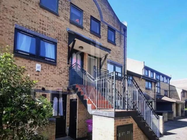 Apartment at Falcon Way, Greater London
