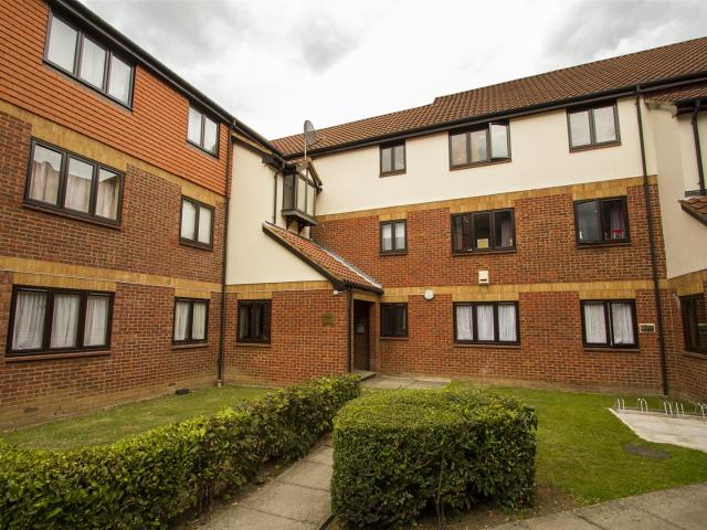 Apartment at Falcon Way, Greater London