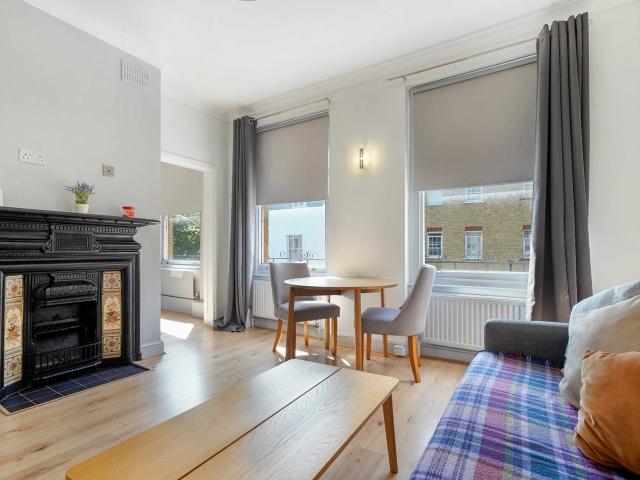 Apartment at Falkland House Mews, Greater London