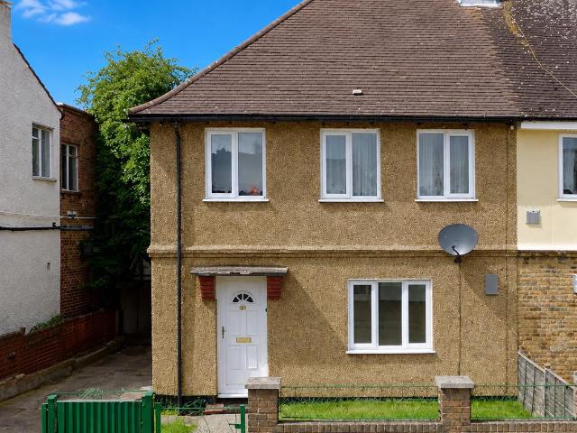 Apartment at Falling Lane, Greater London