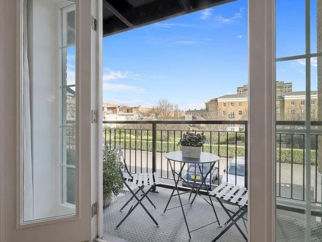 Apartment at Falmouth Road, Greater London