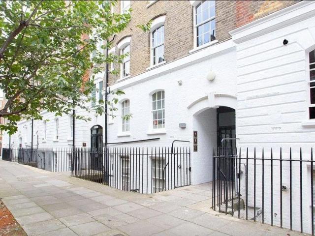 Apartment at Fanshaw Street, Greater London