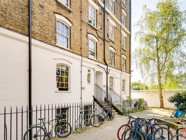 Apartment at Fanshaw Street, Greater London