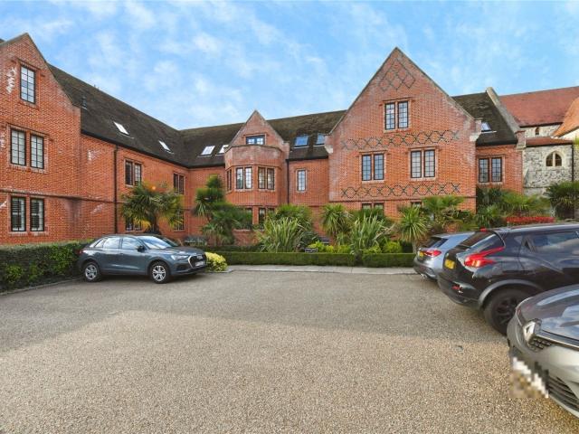 Apartment at Fantasia Court, Brentwood