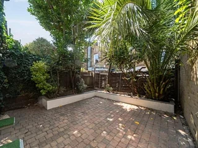 Apartment at Farlton Road, Greater London