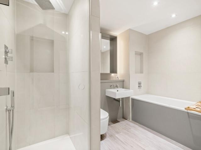 Apartment at Farm Lane, Greater London