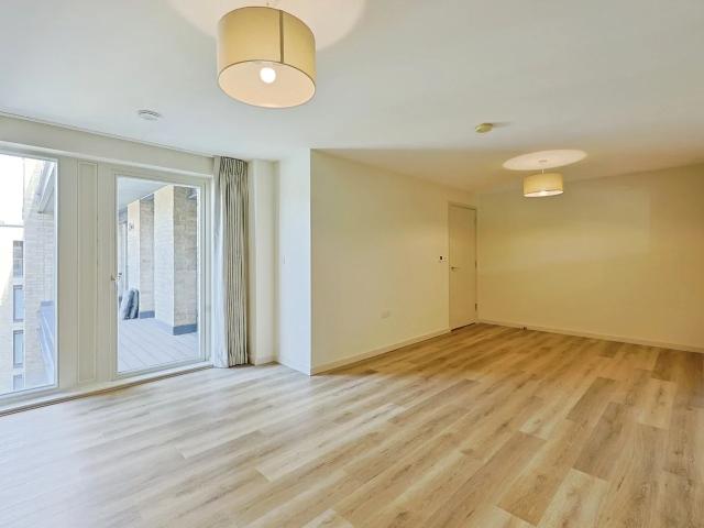 Apartment at Farm Lane, Greater London