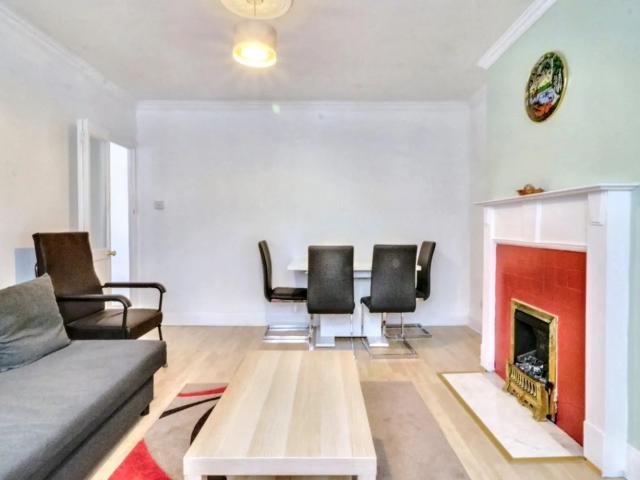 Apartment at Farmstead Road, Greater London