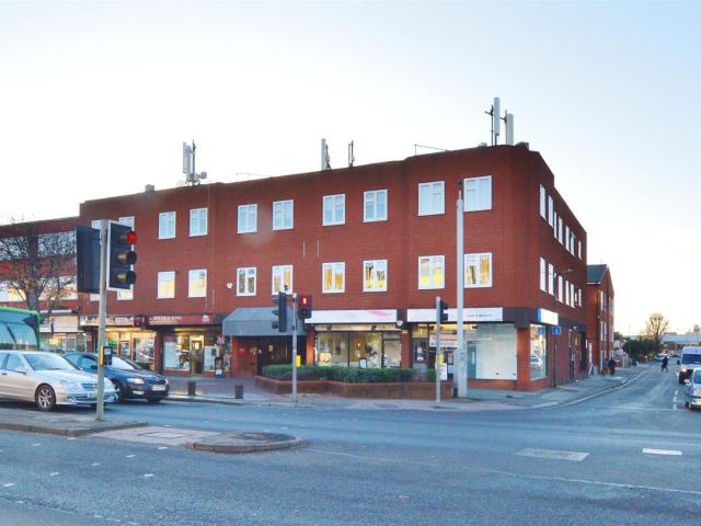 Apartment at Farnburn Avenue, Slough