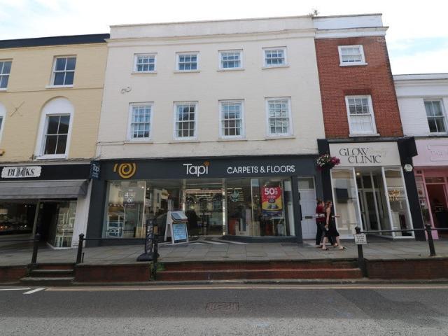 Apartment at Farnborough Passage, Mole Valley