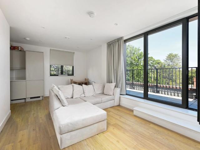 Apartment at Farnborough Road, Rushmoor