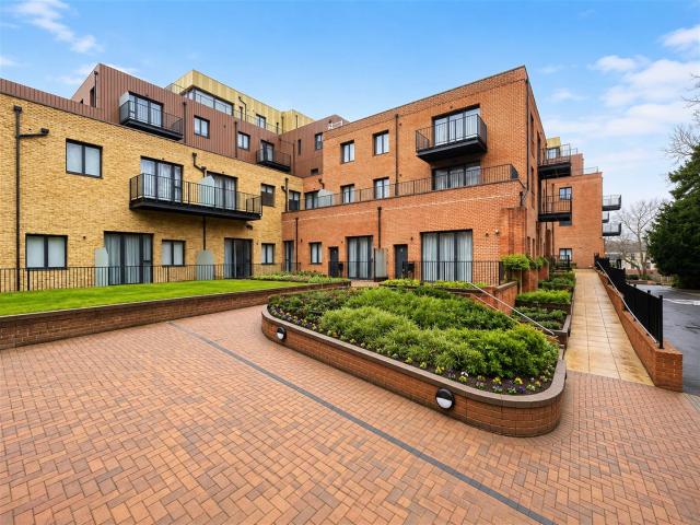 Apartment at Farnborough Road, Rushmoor