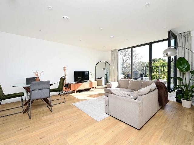 Apartment at Farnborough Road, Rushmoor