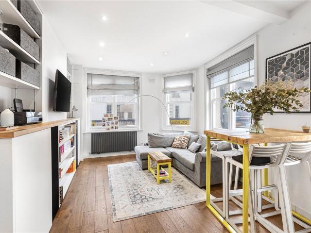 Apartment at Fashion Street, Greater London