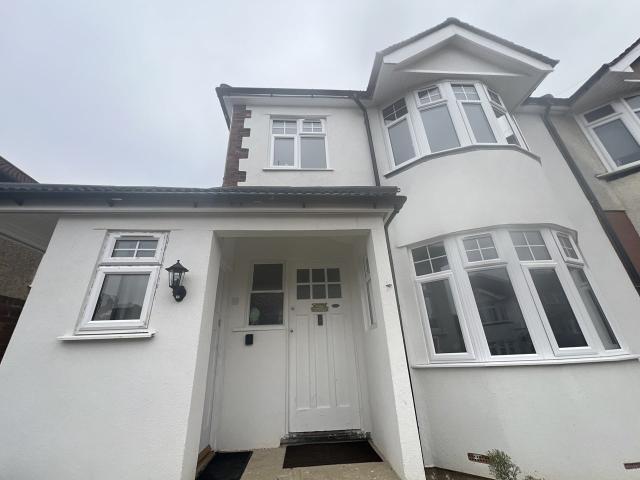 Apartment at Felhampton Road, Greater London