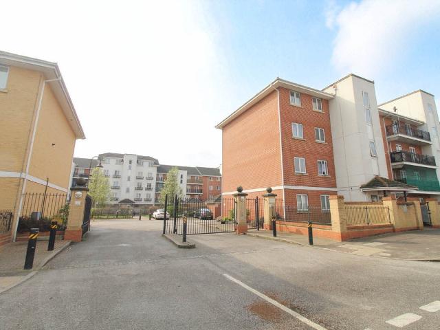 Apartment at Felixstowe Road, Greater London