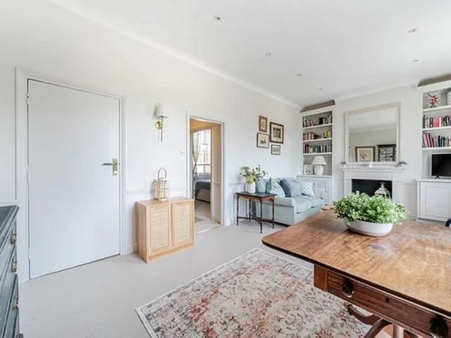 Apartment at Felsham Road, Greater London