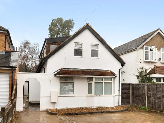 Apartment at Feltham Hill Road, Borough of Spelthorne