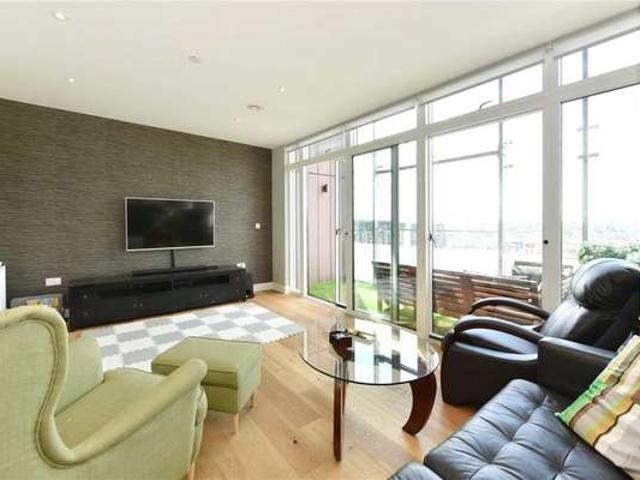 Apartment at Fergus Street, Greater London