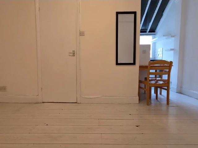 Apartment at Ferme Park Road, Greater London