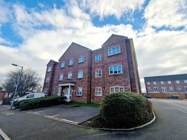Apartment at Fernbeck Close, Farnworth