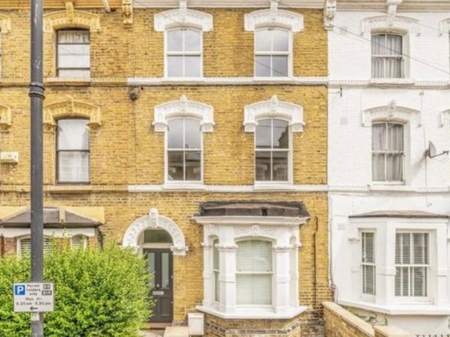 Apartment at Ferndale Road, Greater London