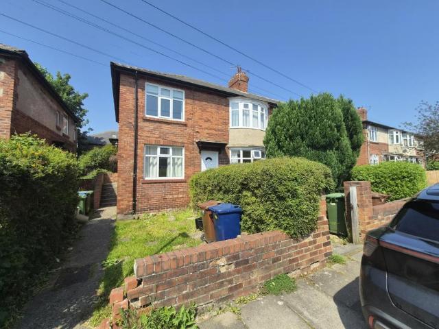 Apartment at Ferndene Grove, Newcastle upon Tyne