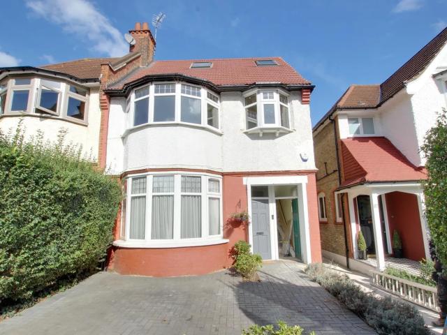 Apartment at Fernleigh Road, Greater London
