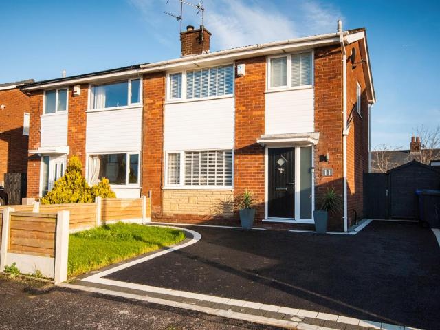 Apartment at Fernview Drive, Bury