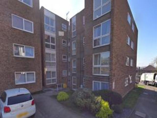 Apartment at Fernwood Close, Greater London