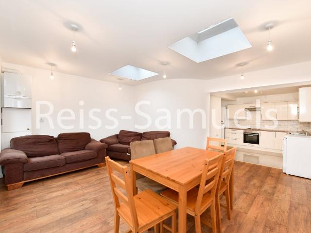 Apartment at Ferry Street, Greater London