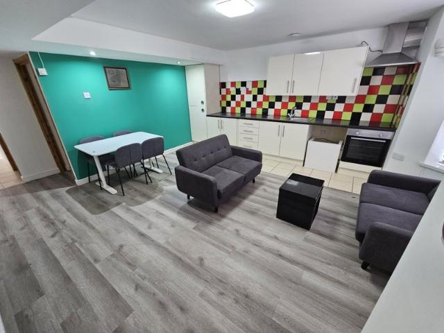 Apartment at Ferry Road, Cardiff