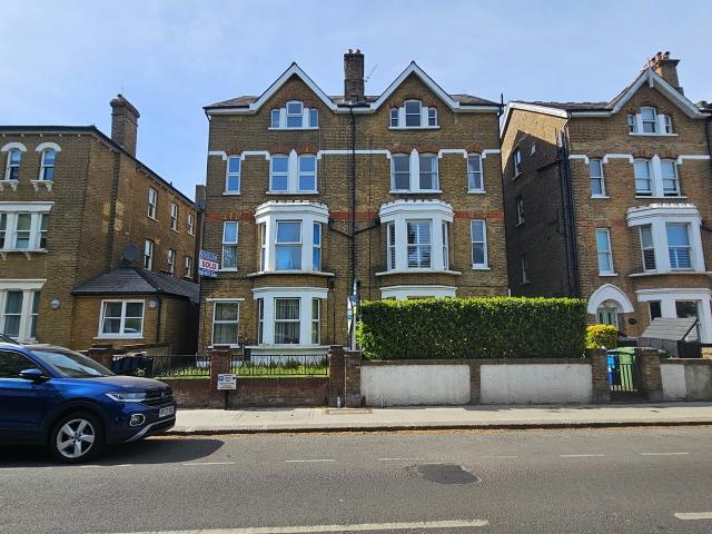 Apartment at Ferry Road, Greater London