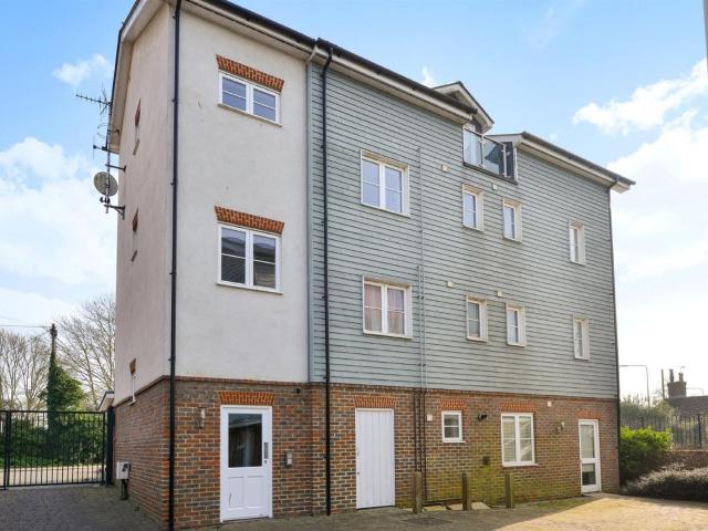 Apartment at Ferry Road, Rother